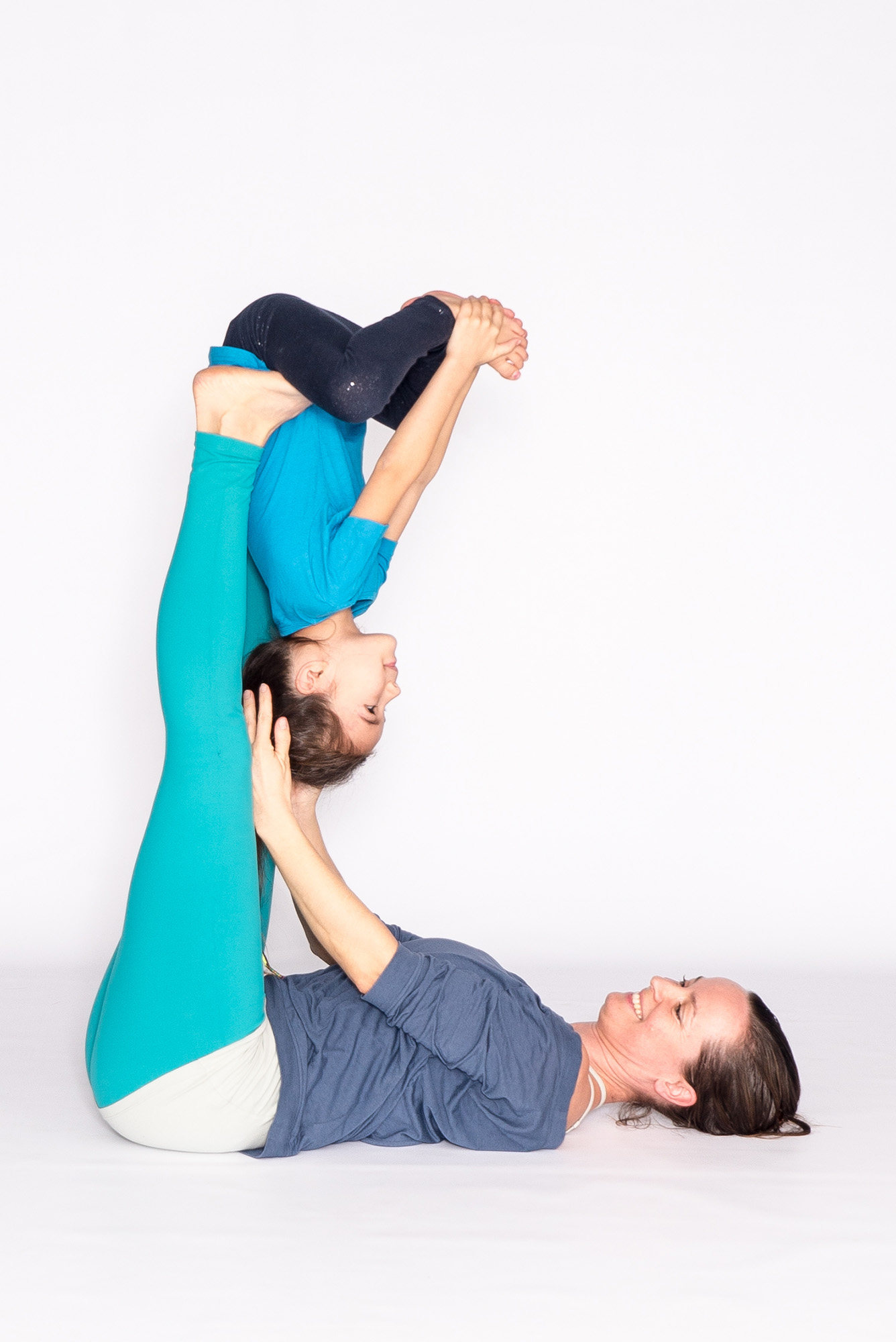 Family Acroyoga – Esther Hertog, Flying AcroYogi